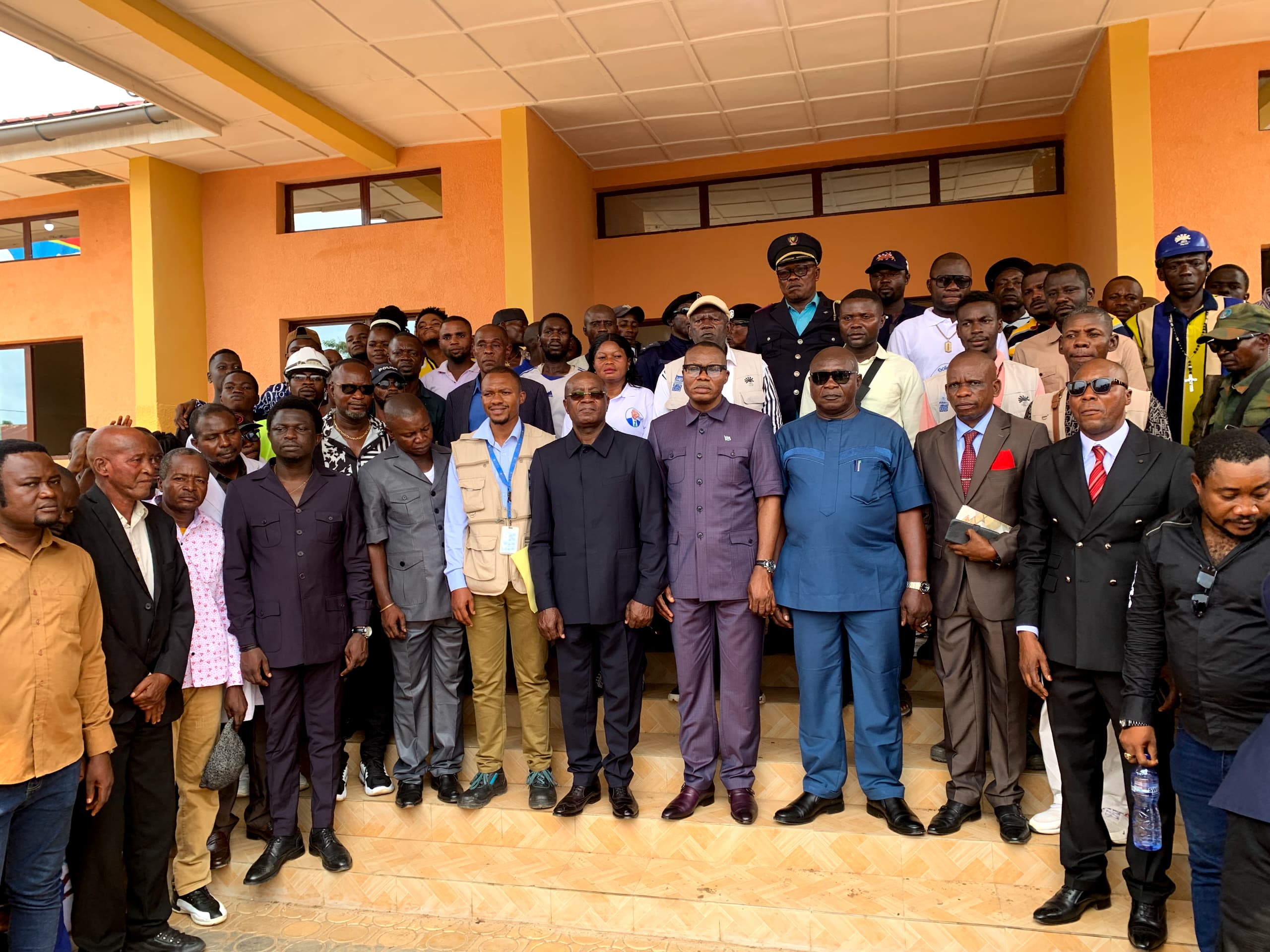 PDL-145 T à Mongala : Le nouveau bâtiment administratif du territoire ...