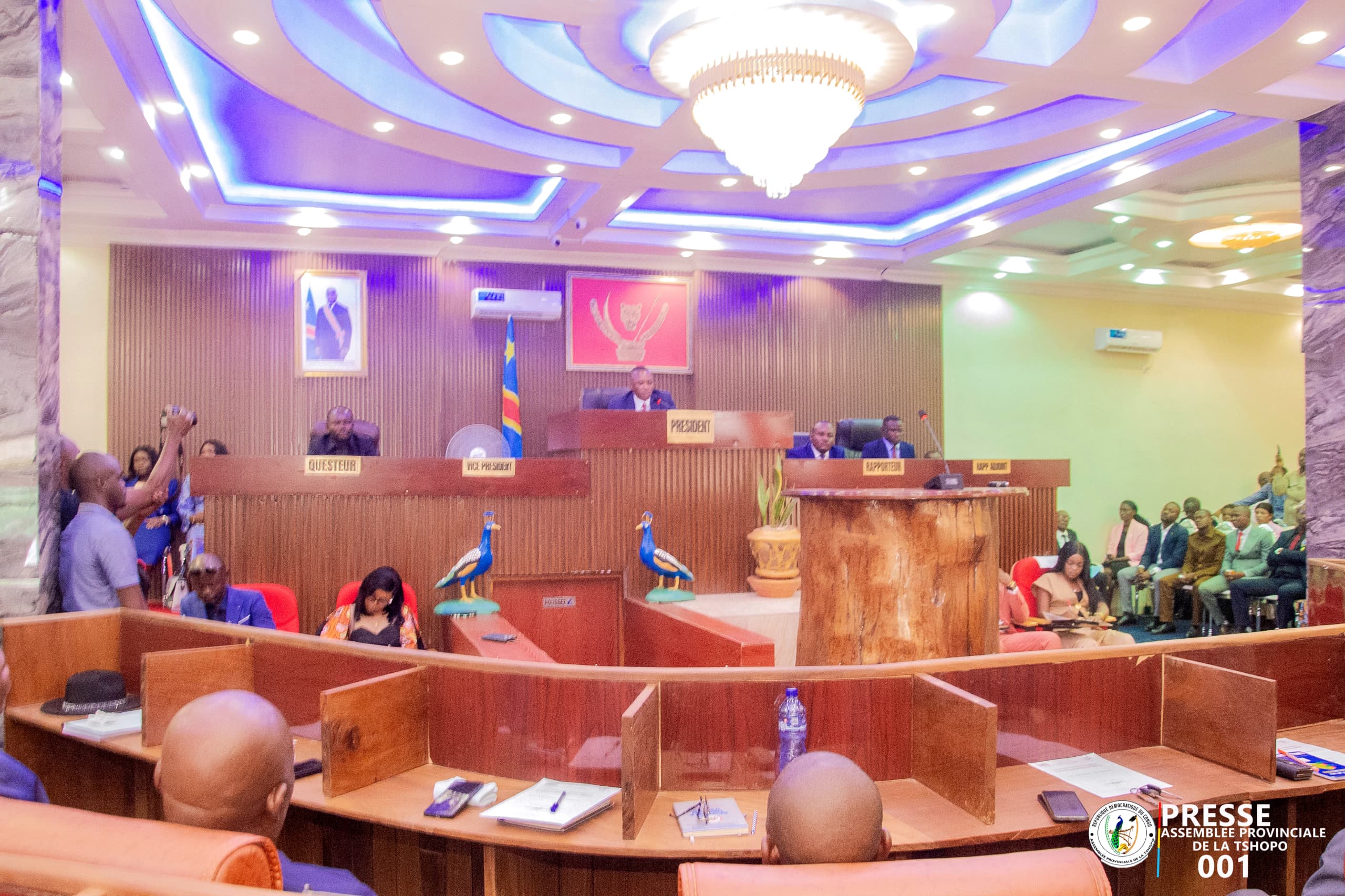 Siéger ou perdre son mandat : des députés provinciaux de la Tshopo ...
